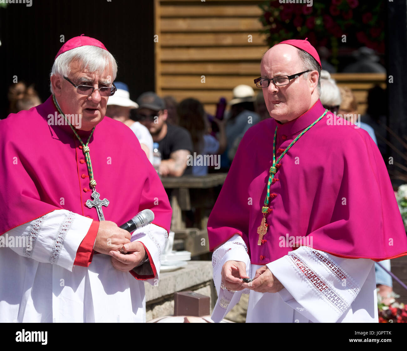 Grindleford Derbyshire, UK. 9th July, 2017. Bishop Ralph Heskett and ...