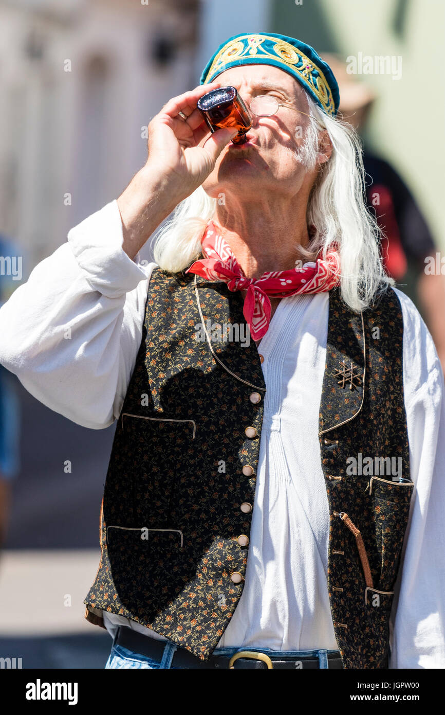The Thameside Mummers perform a traditional mumming play. A mature male ...