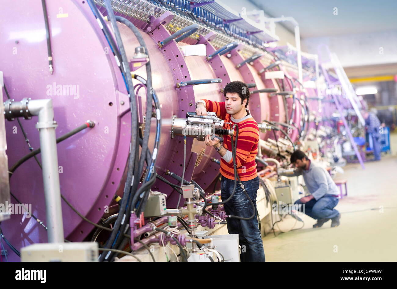 Linear accelerator gsi hi-res stock photography and images - Alamy