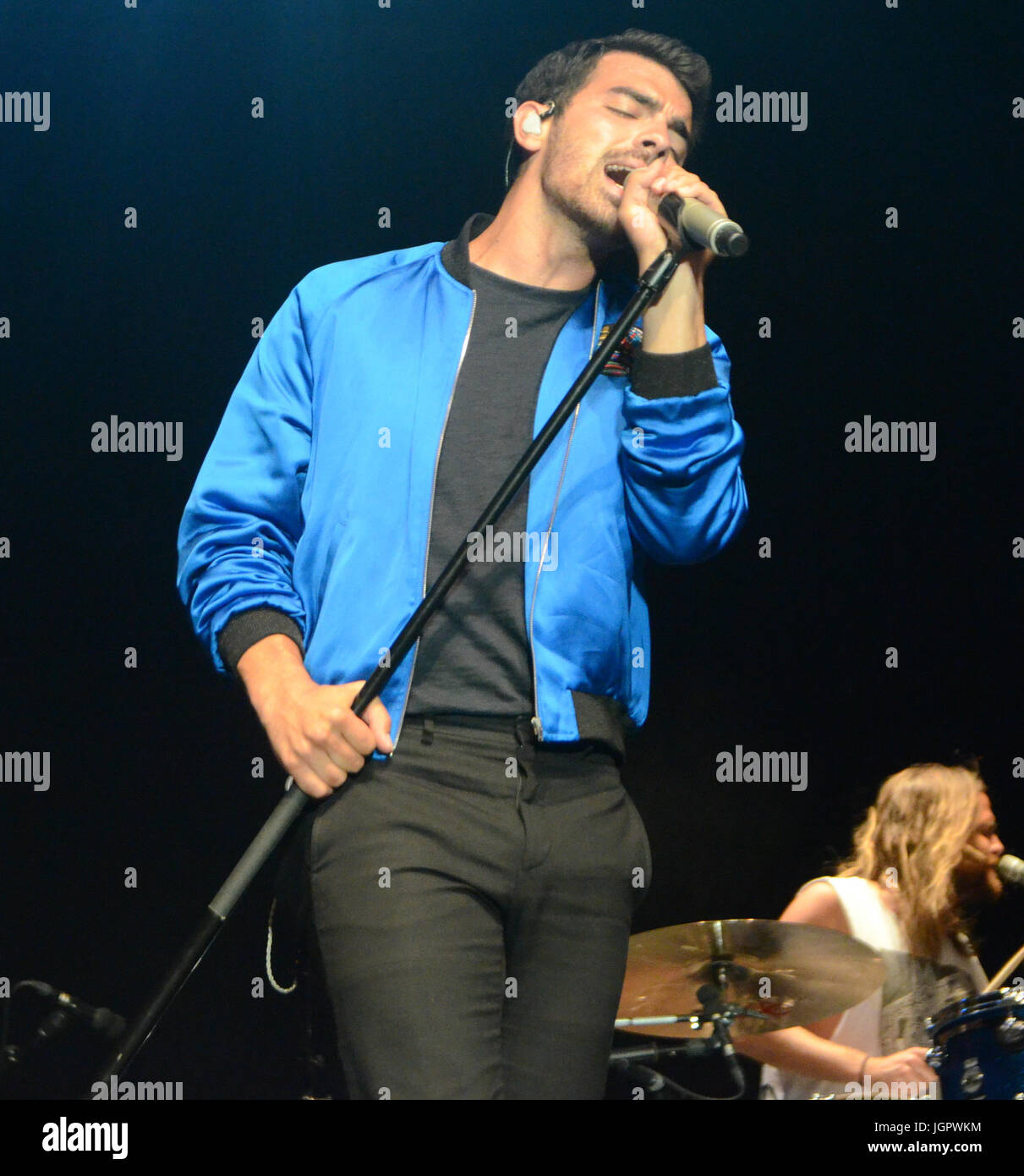 Singer joe jonas band jonas hi-res stock photography and images - Alamy