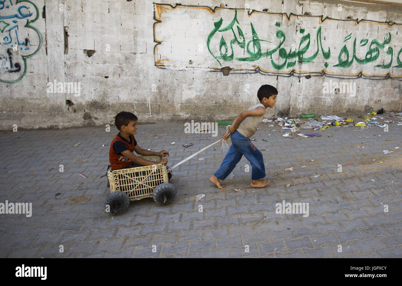 Gaza City, The Gaza Strip, Palestine. 9th July, 2017. Palestinian ...