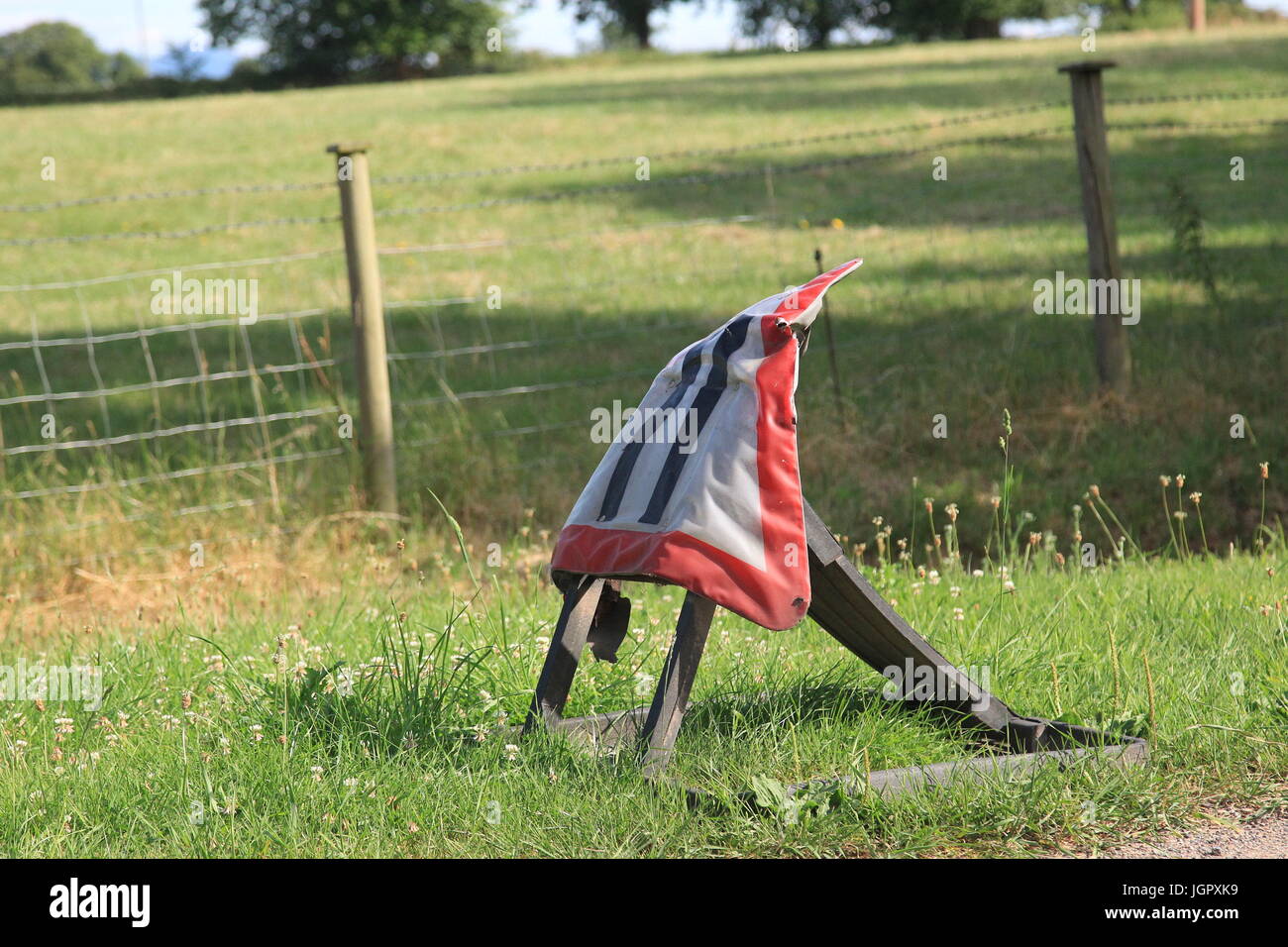 Gloucester, UK. 9th July, 2017. A temporary road sign has melted after ...