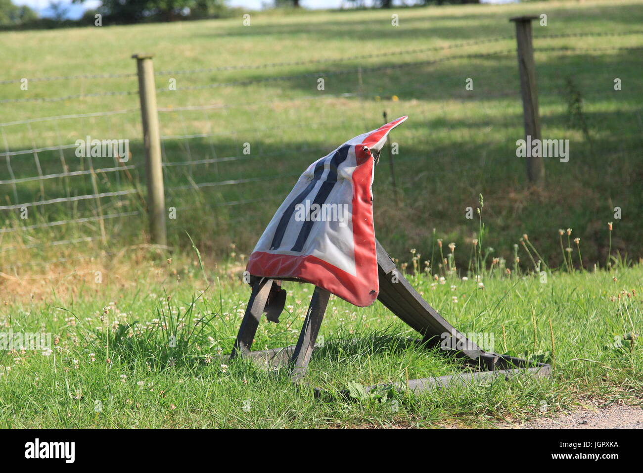 Gloucester, UK. 9th July, 2017. A temporary road sign has melted after ...