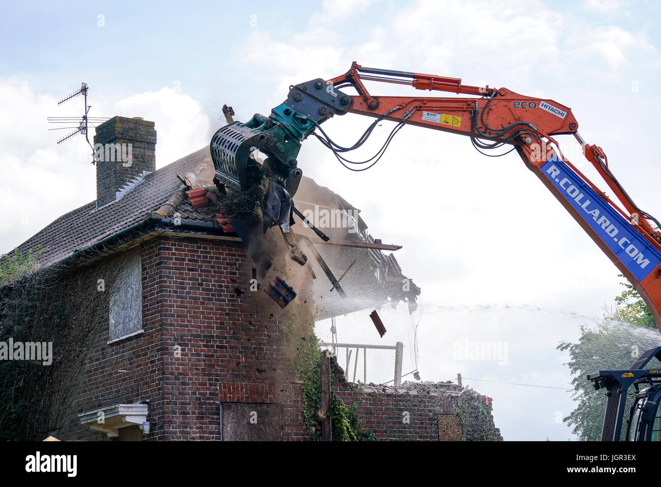 Tuesley Lane, Godalming, UK. 10th July, 2017. Waverley Borough Council ...