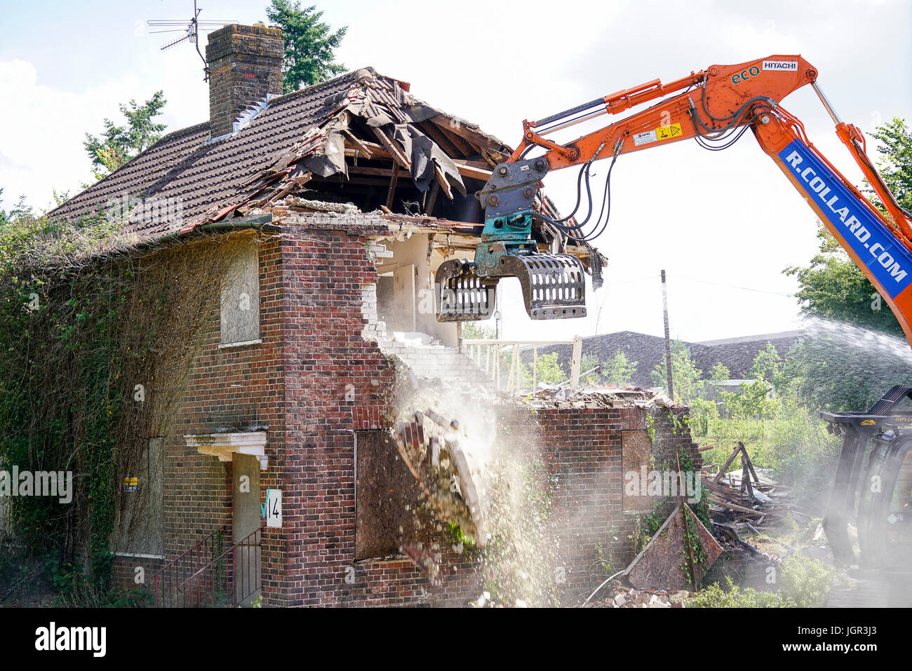 Tuesley Lane, Godalming, UK. 10th July, 2017. Waverley Borough Council ...