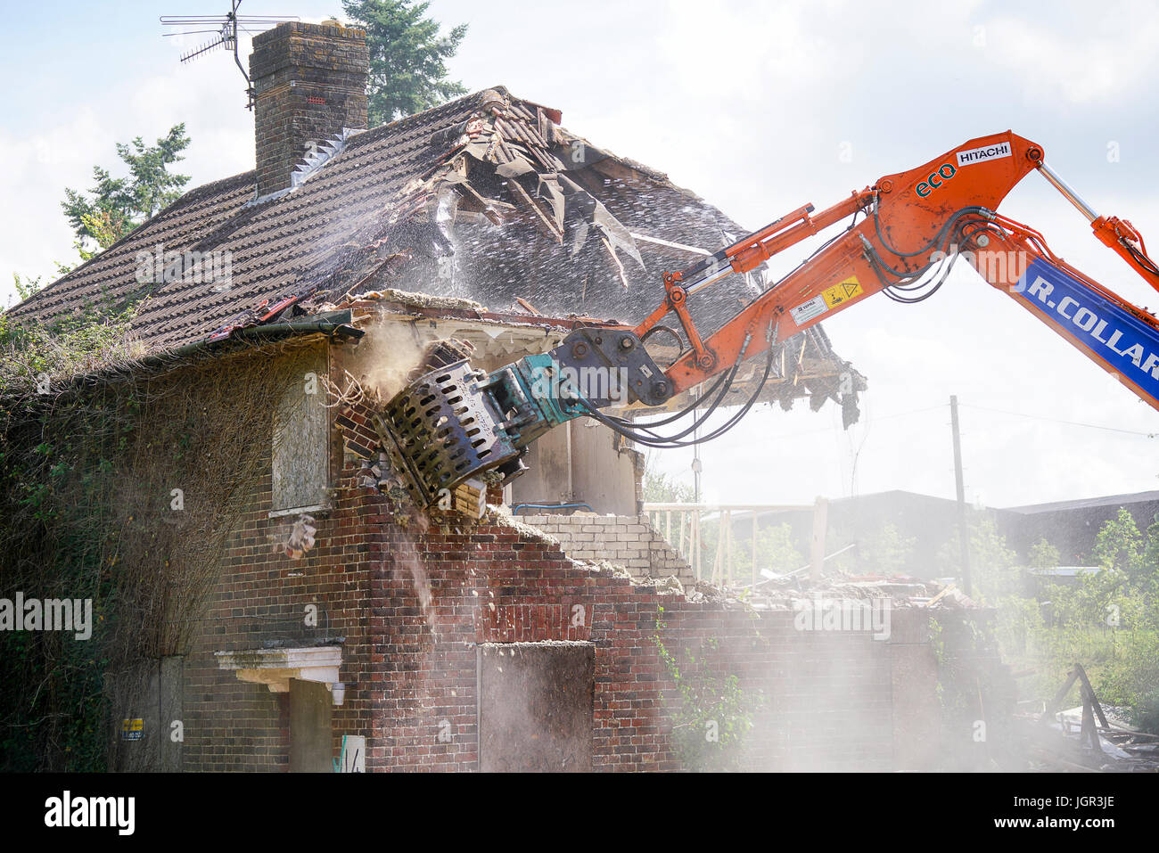 Tuesley Lane, Godalming, UK. 10th July, 2017. Waverley Borough Council ...