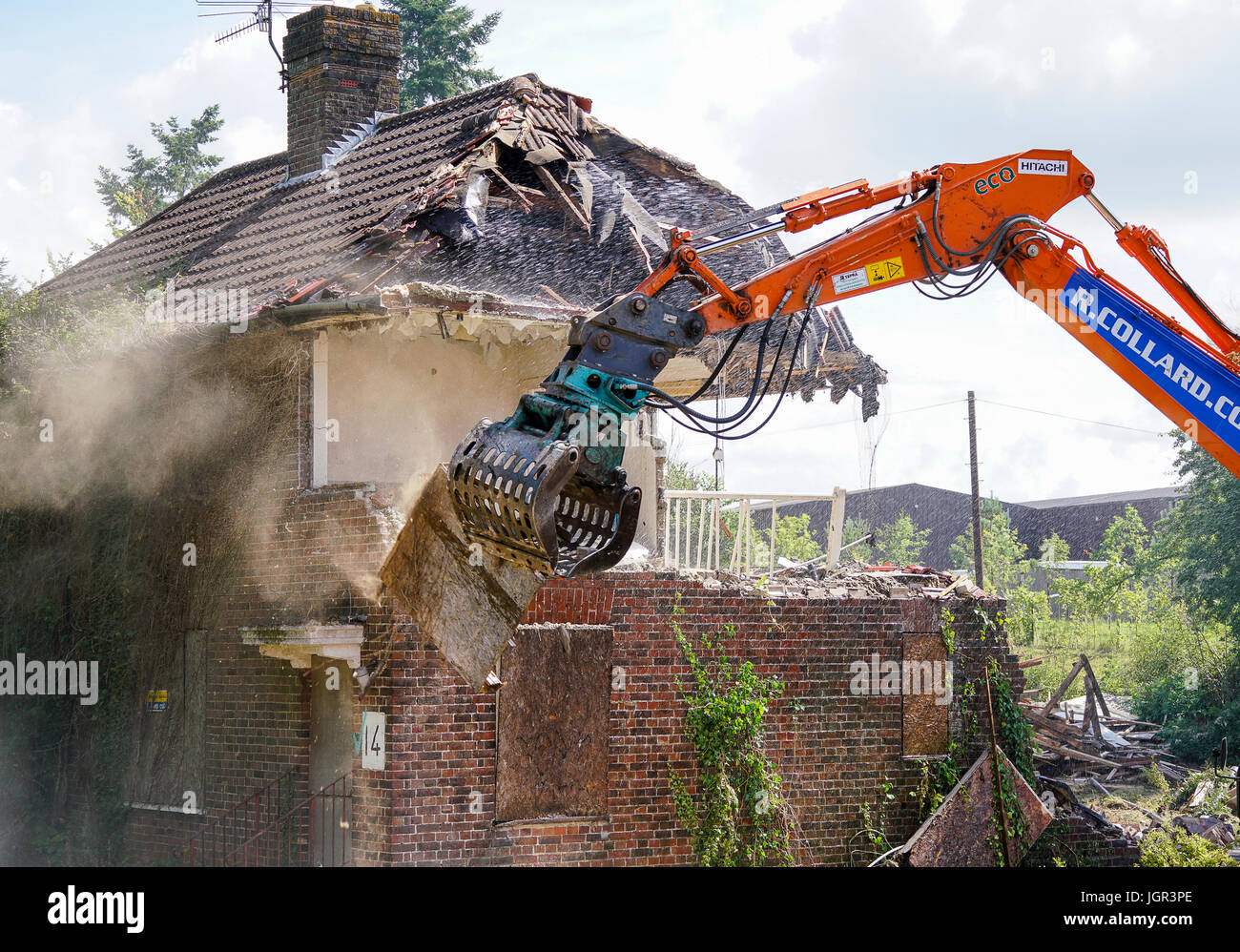 Tuesley Lane, Godalming, UK. 10th July, 2017. Waverley Borough Council ...