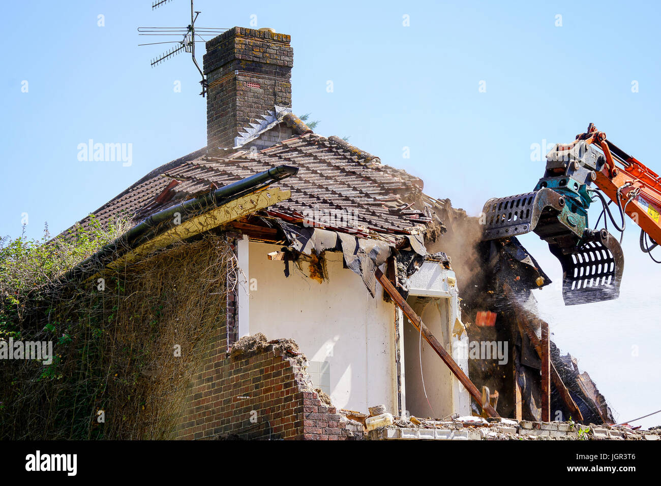 Tuesley Lane, Godalming, UK. 10th July, 2017. Waverley Borough Council ...