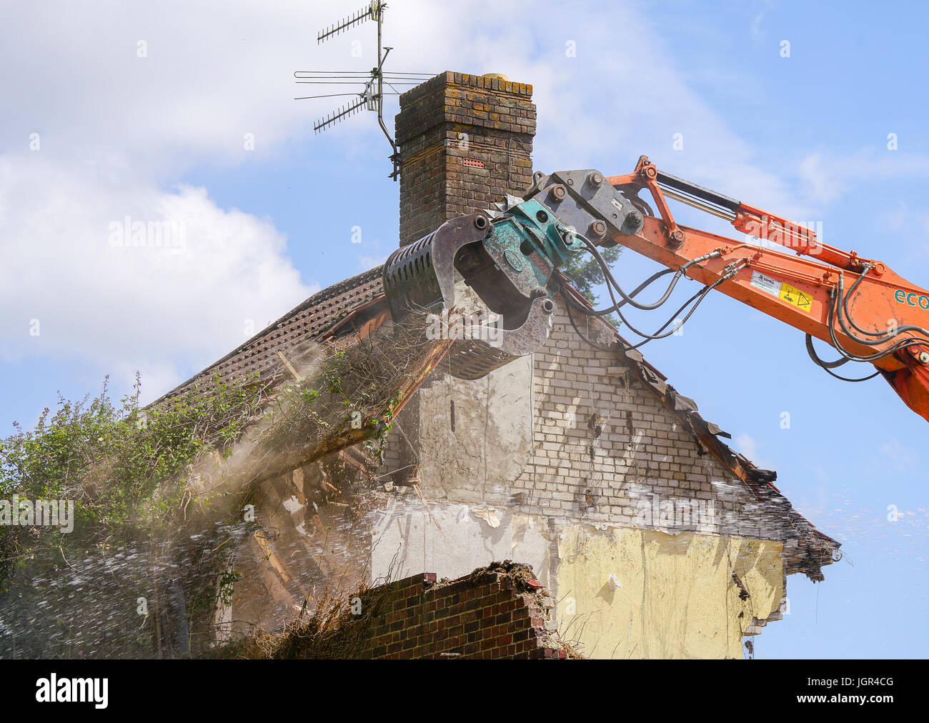 Tuesley Lane, Godalming, UK. 10th July, 2017. Waverley Borough Council ...