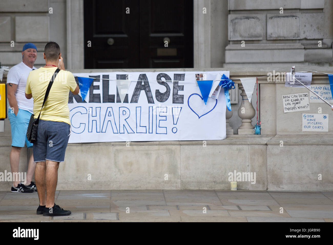 Save charlie gard hi-res stock photography and images - Alamy