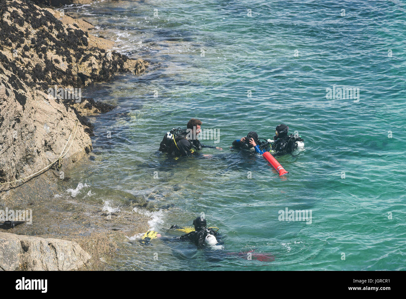 Preparing for dive hi-res stock photography and images - Alamy