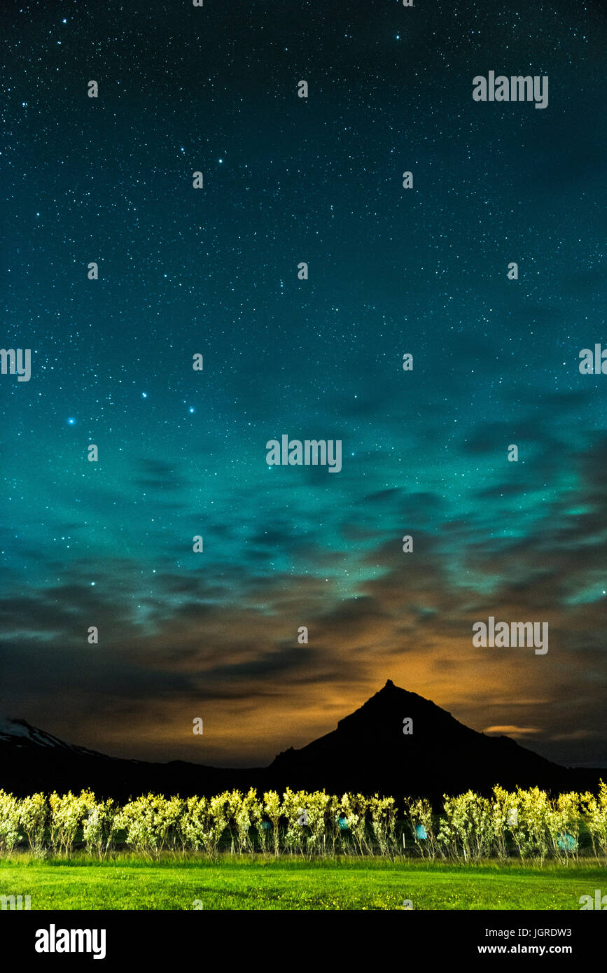 Iceland night sky hi-res stock photography and images - Alamy
