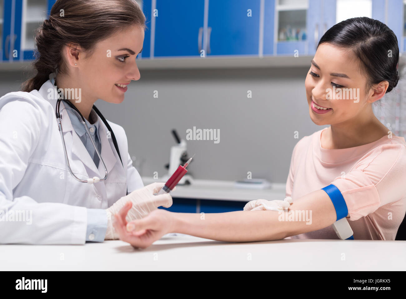 Laboratory patient examination hi-res stock photography and images - Alamy