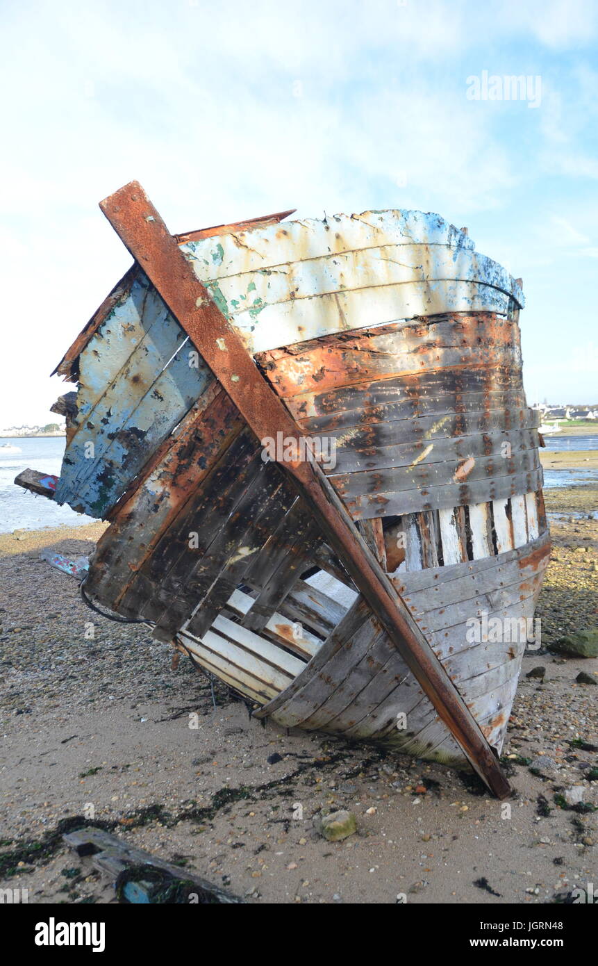 Orange trash beach hi-res stock photography and images - Alamy