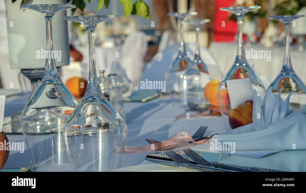 Silver service table setting hi-res stock photography and images - Alamy