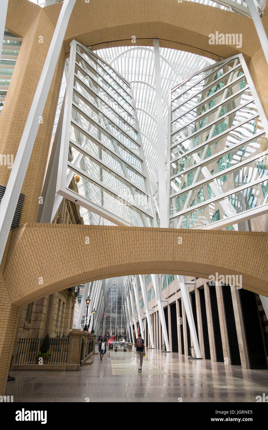 The dramatic light filled interior of Brookfield Place an office and ...