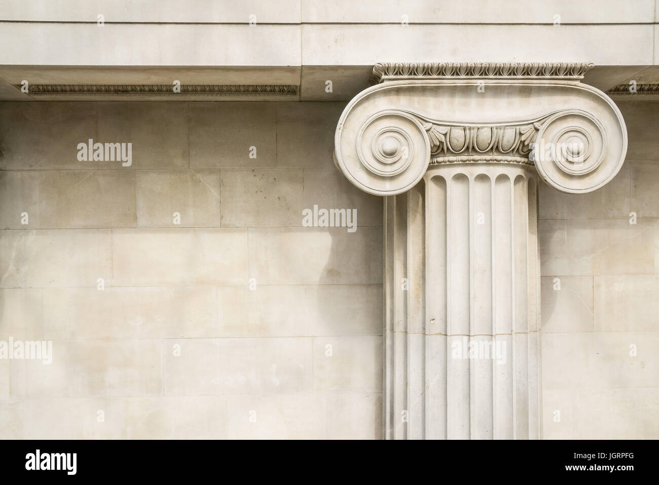 Doric column hi-res stock photography and images - Alamy