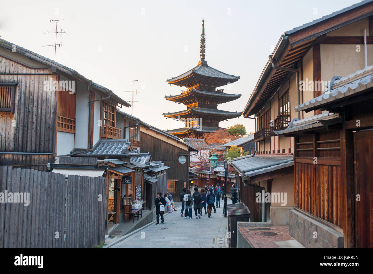 Kyoto alley hi-res stock photography and images - Alamy