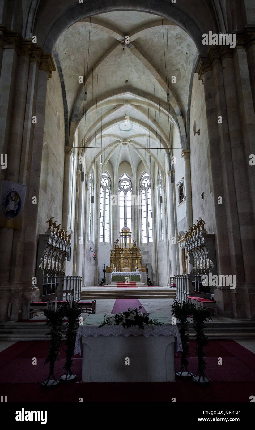 Cathedral saint michael altar architecture hi-res stock photography and ...