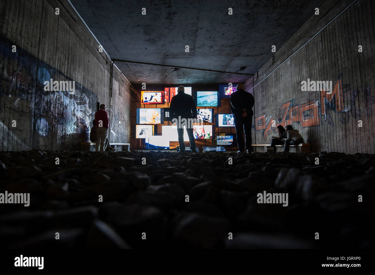 Progess work hi-res stock photography and images - Alamy