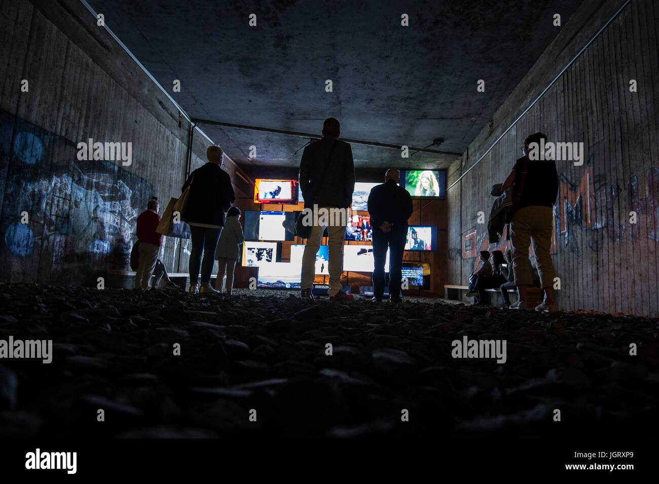 Progess work hi-res stock photography and images - Alamy