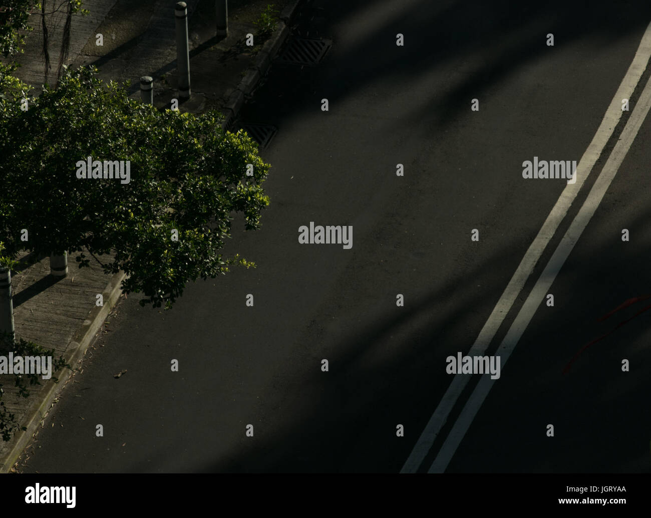 Dramatic street lighting hi-res stock photography and images - Alamy