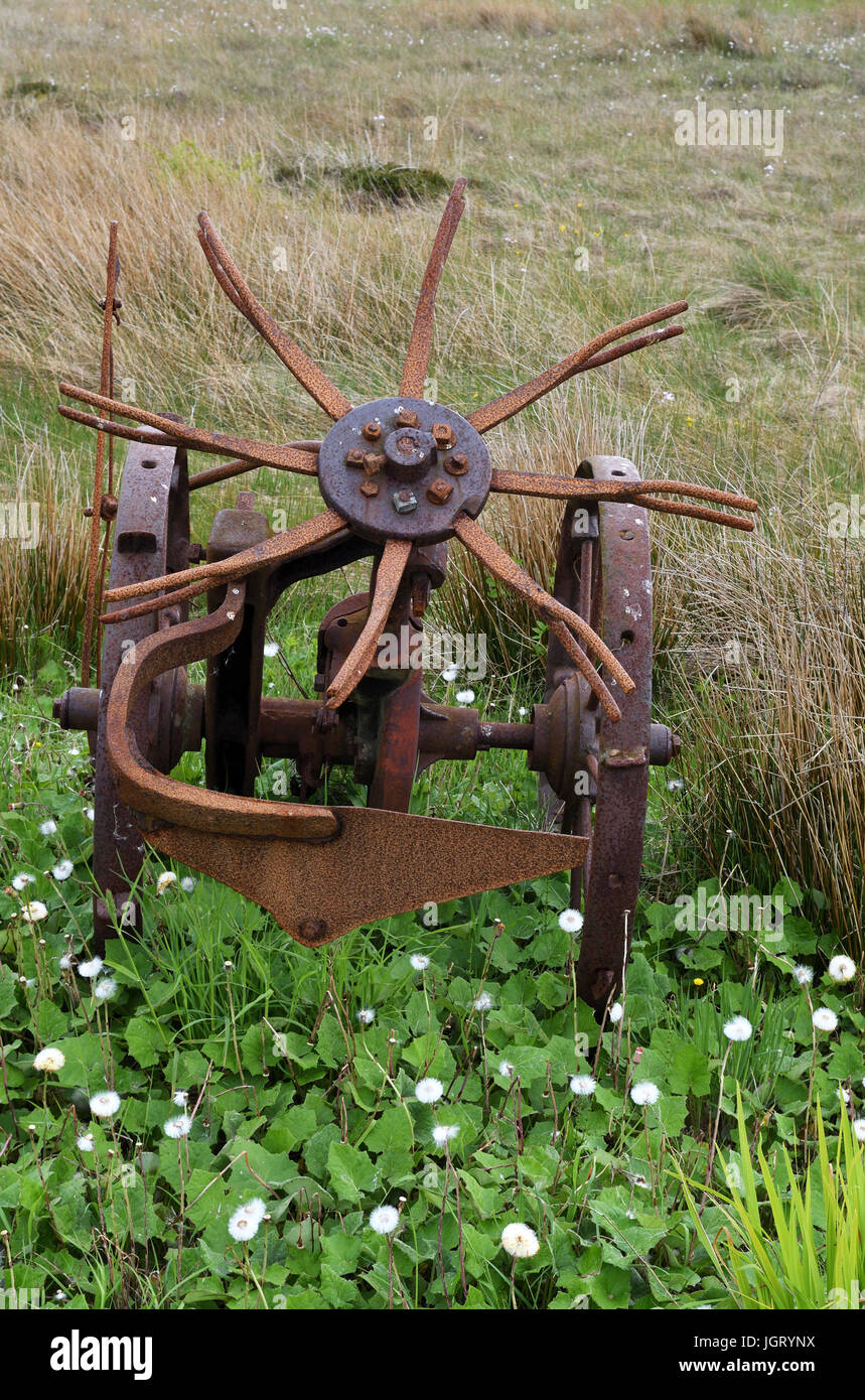 Old abandoned farm machinery hi-res stock photography and images - Alamy