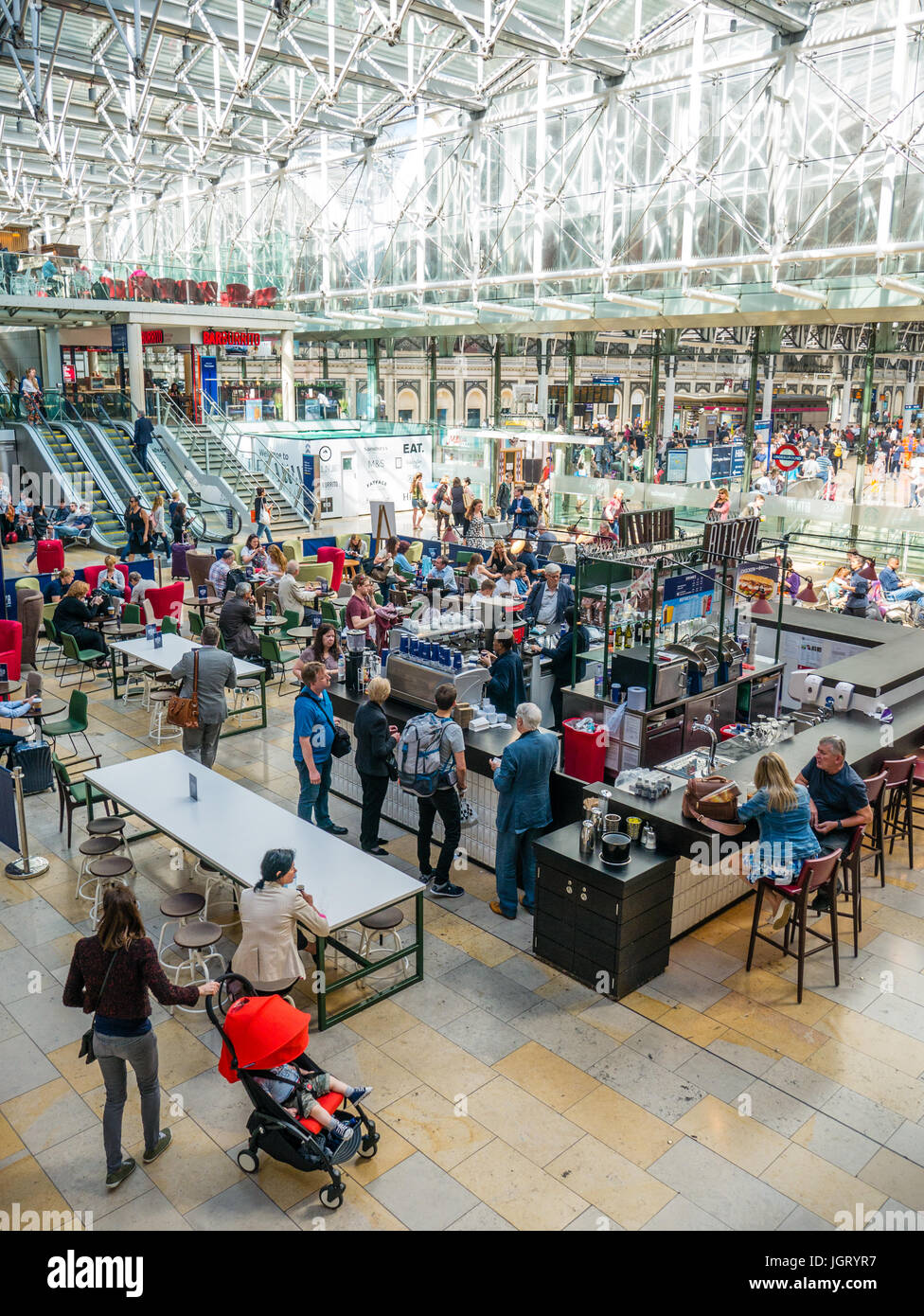 Ritazza cafe hi-res stock photography and images - Alamy