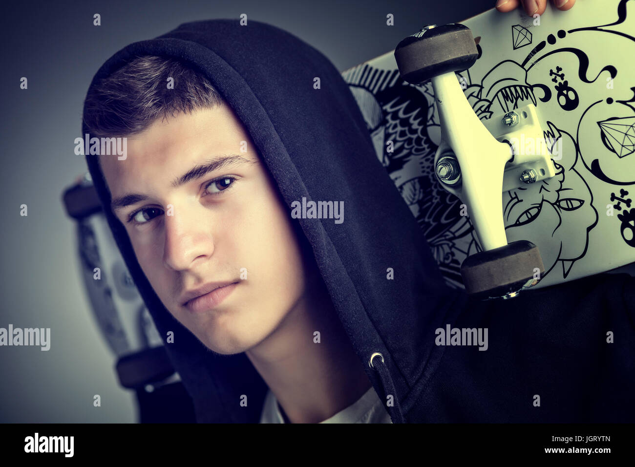 Teen skateboarder hi-res stock photography and images - Alamy