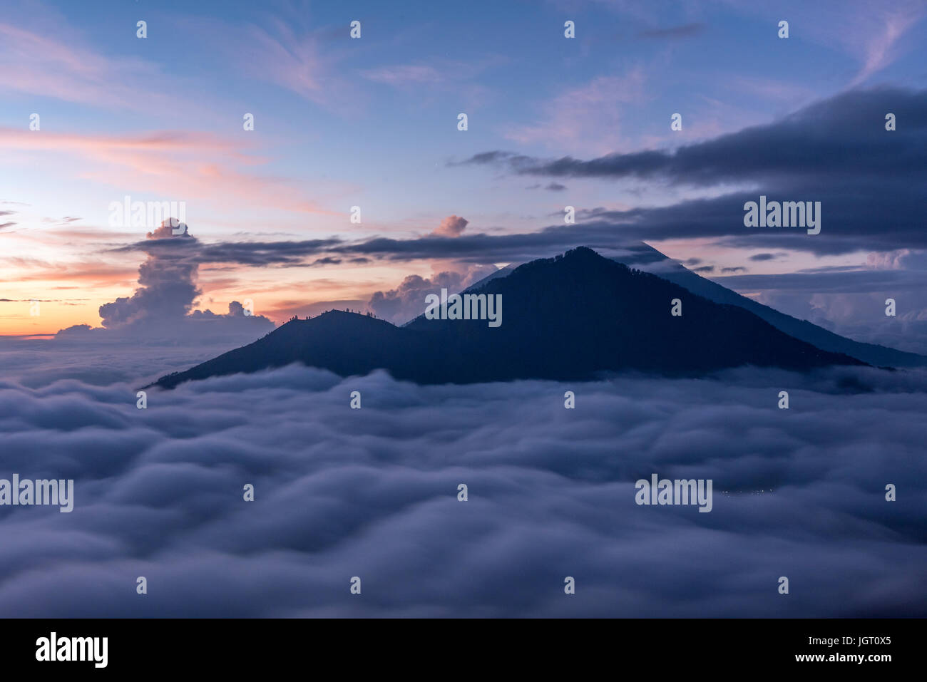 Mount agung bali eruption hi-res stock photography and images - Alamy