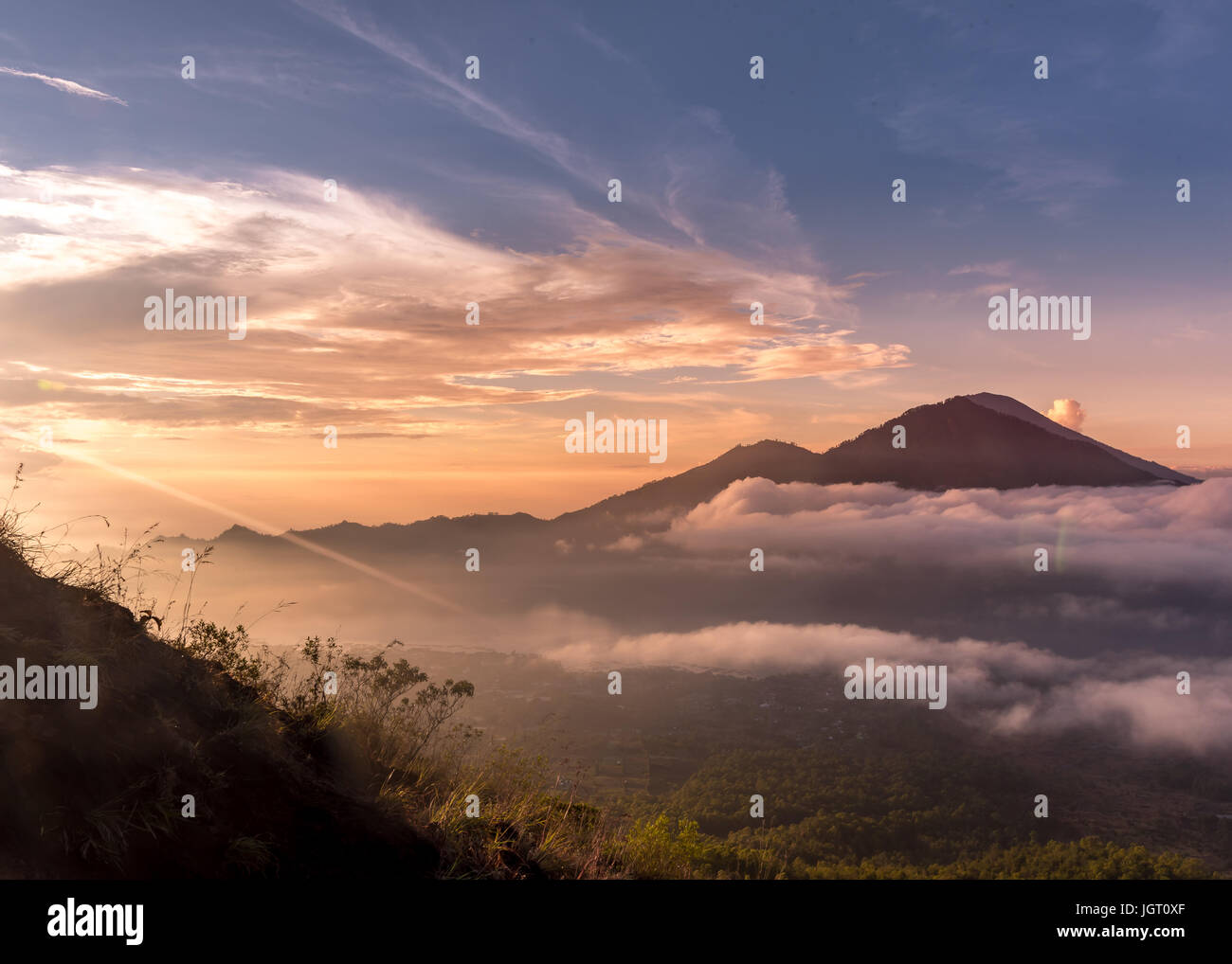 Mt agung volcano hi-res stock photography and images - Alamy
