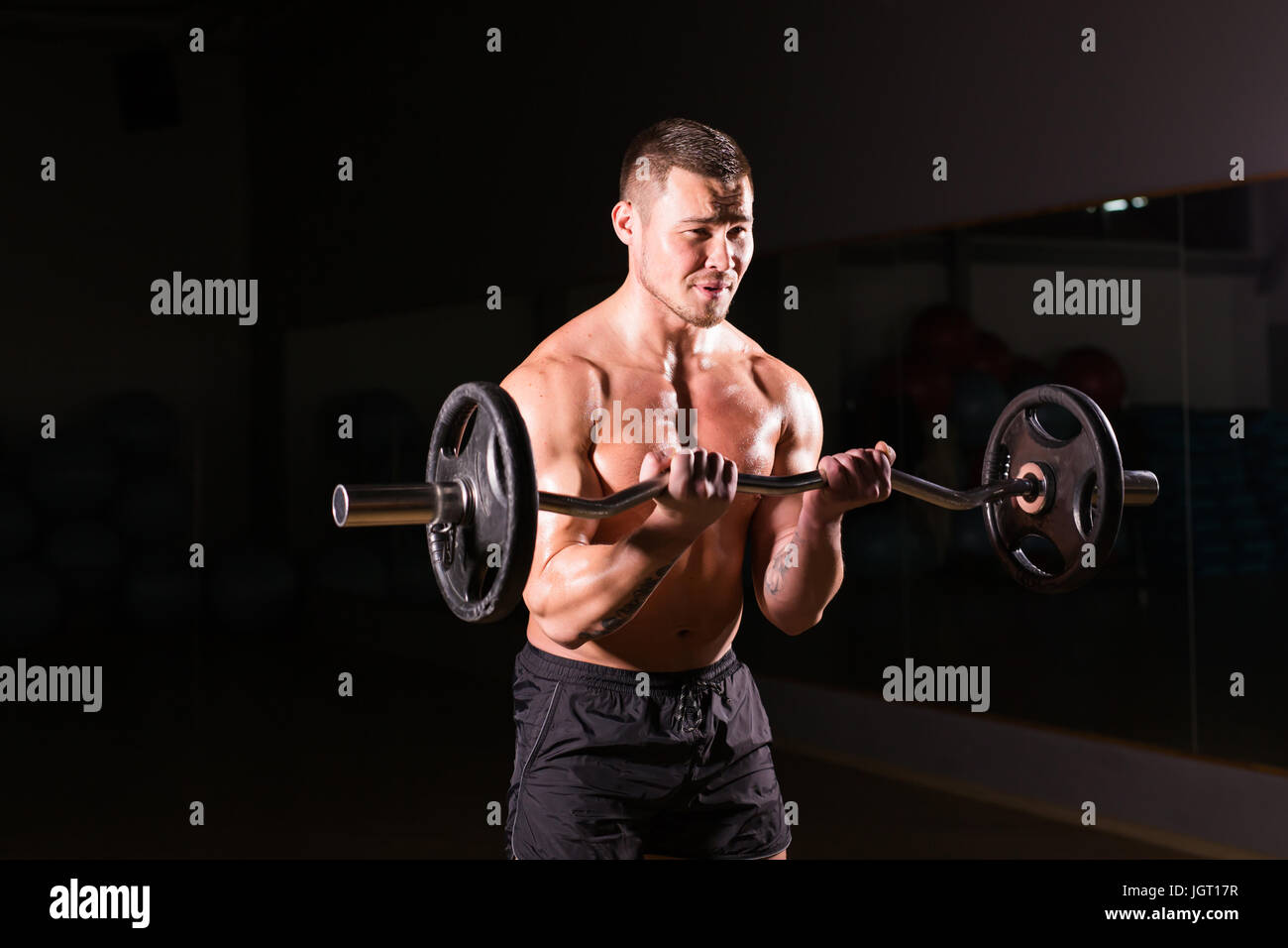 Energetic bodybuilding man training gym hi-res stock photography and ...