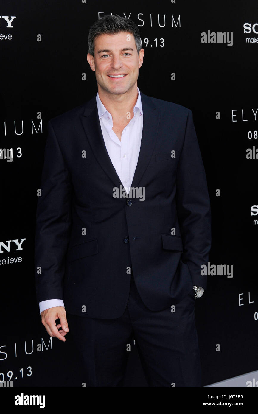 Jeff Schroeder arrives Los Angeles Premiere 'Elysium' Regency Village ...