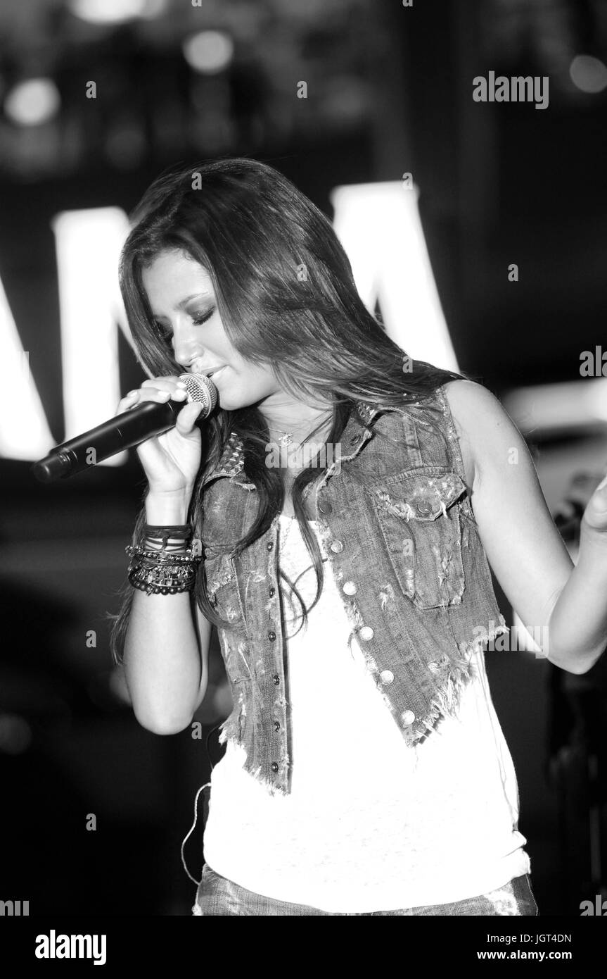 Actress Singer Ashley Tisdale performs Americana Brand August 12,2009 ...