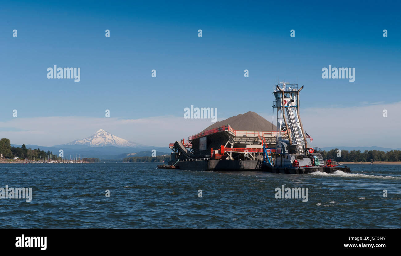 Towboat hi-res stock photography and images - Alamy