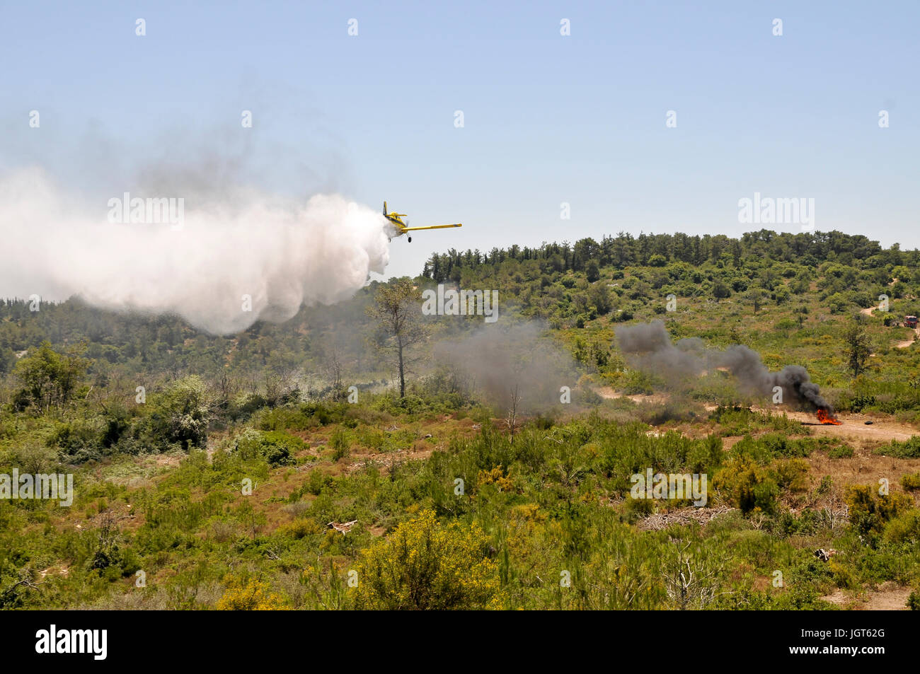 Firefighting aircraft hi-res stock photography and images - Alamy