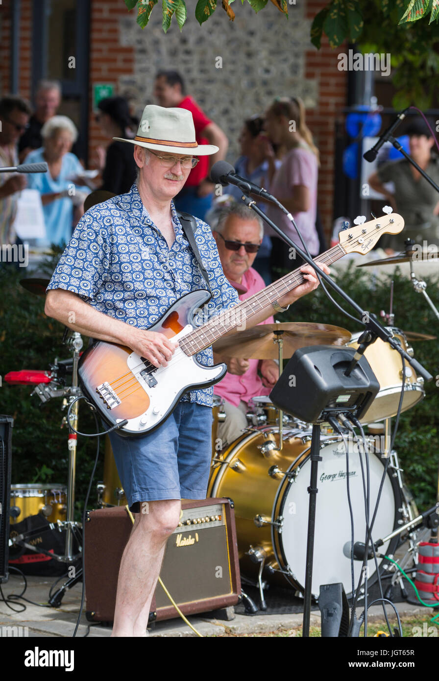 Standing guitar hi-res stock photography and images - Alamy
