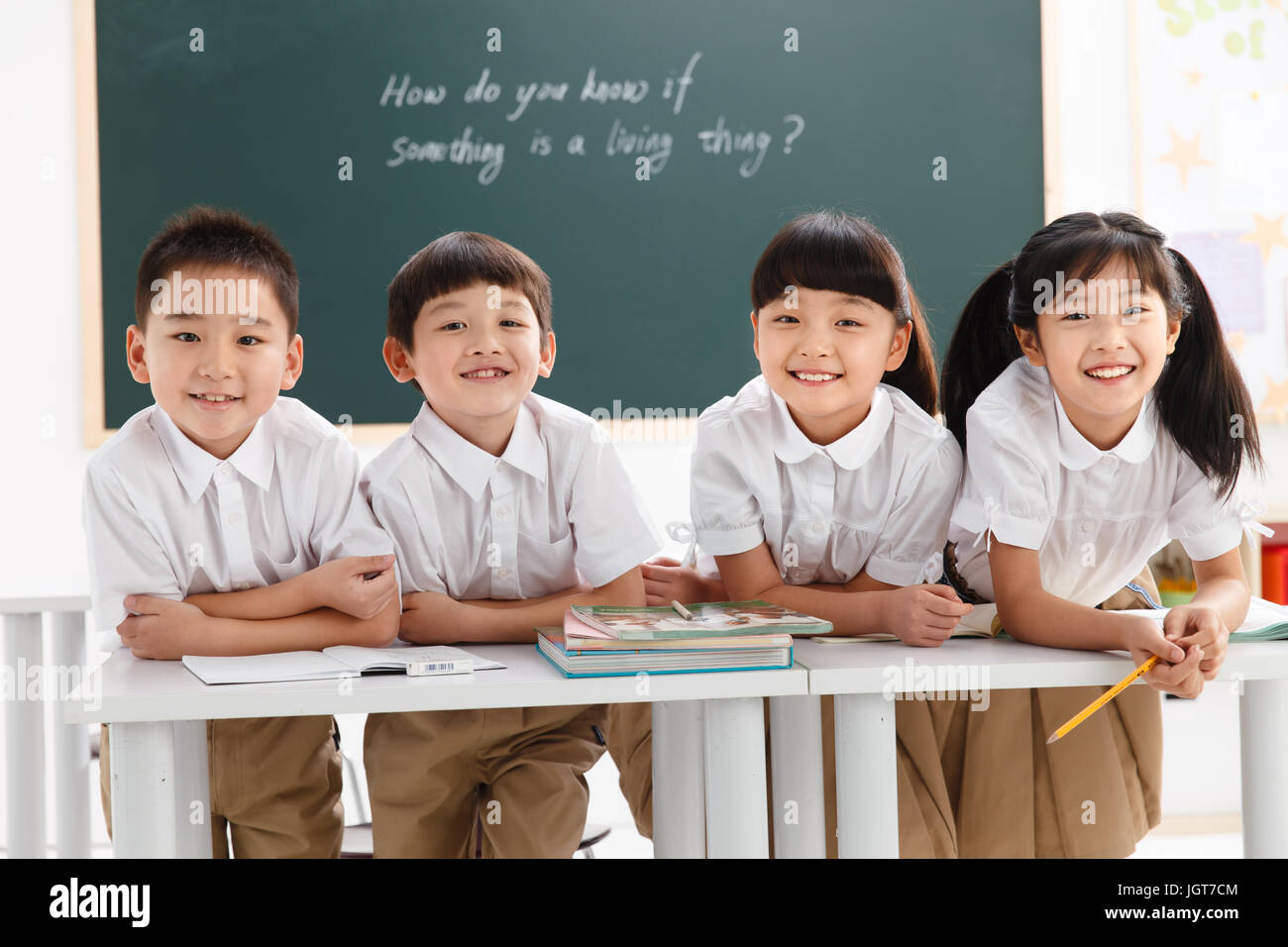 Portrait of elementary school students Stock Photo - Alamy