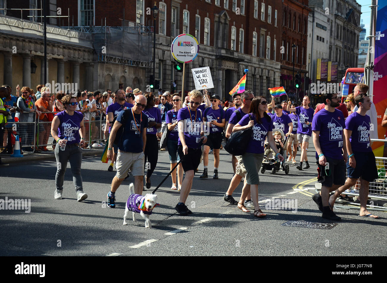 Passes through central london hi-res stock photography and images - Alamy