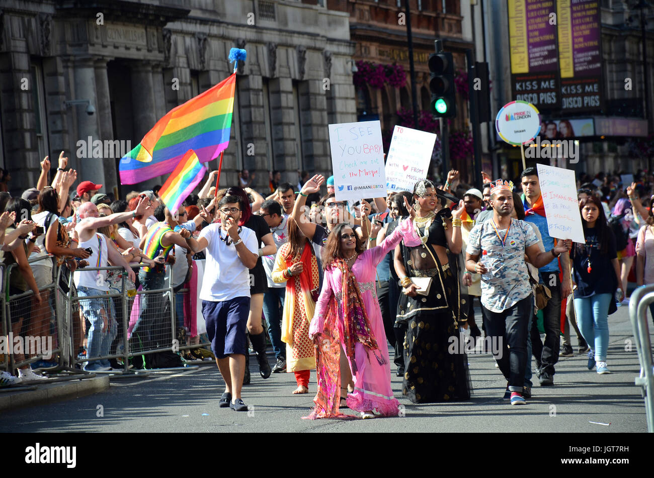 Muslim parade uk london hi-res stock photography and images - Alamy