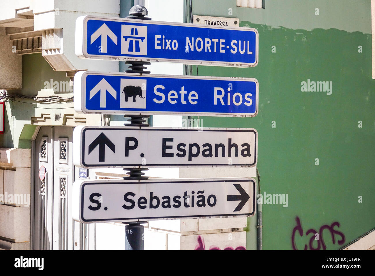 Portuguese direction signs hi-res stock photography and images - Alamy
