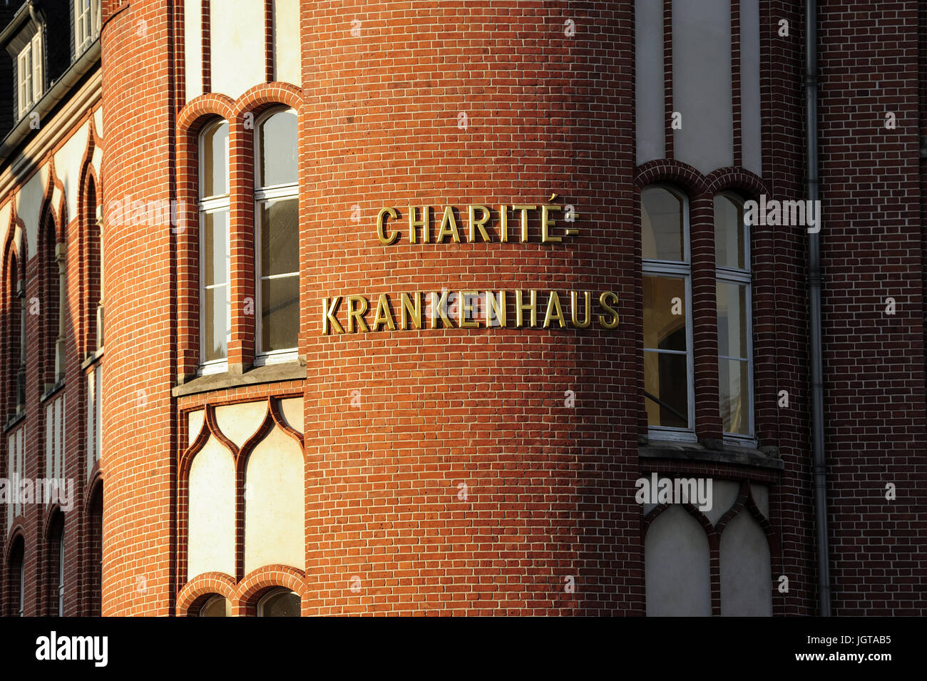 Die Charité, Universitätsmedizin Berlin, Kliniken und Institute Stock ...