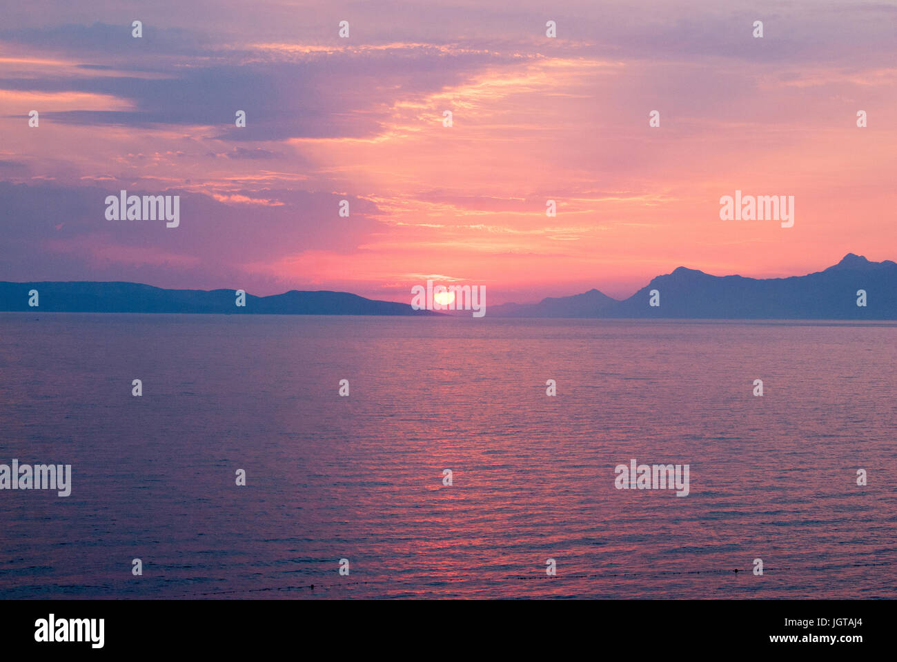 Horizontal black white sunset horizon hi-res stock photography and ...
