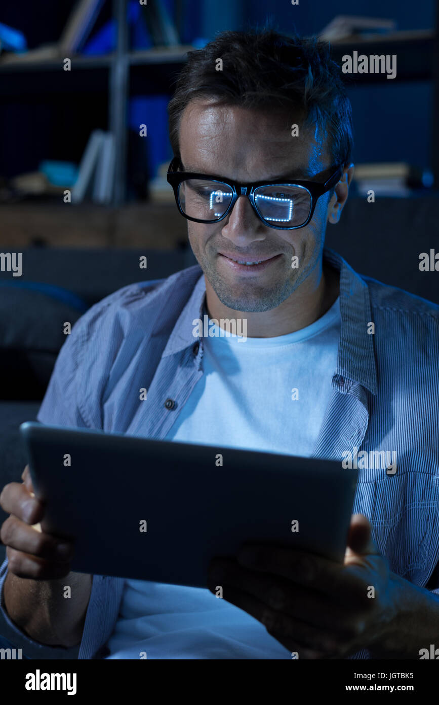 Guy browsing hi-res stock photography and images - Alamy