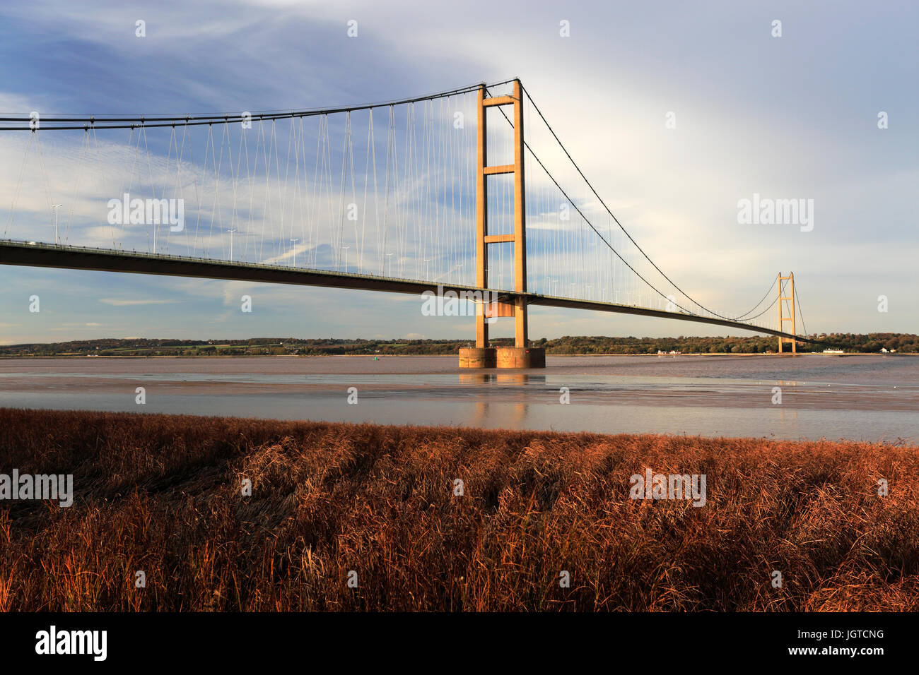 Autumn, Humber Bridge, from Barton-upon-Humber village side, East ...