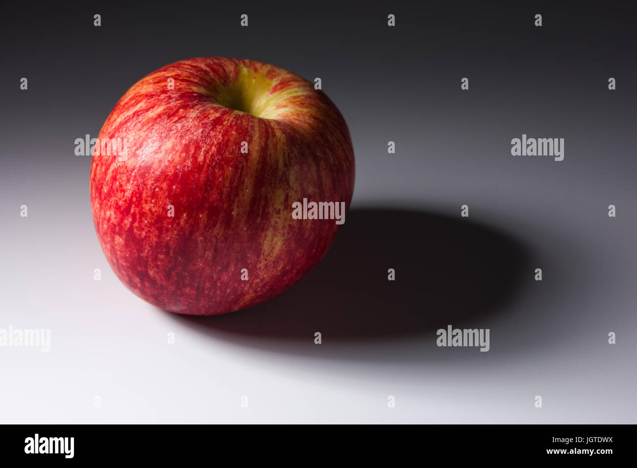 Red apple studio hi-res stock photography and images - Alamy