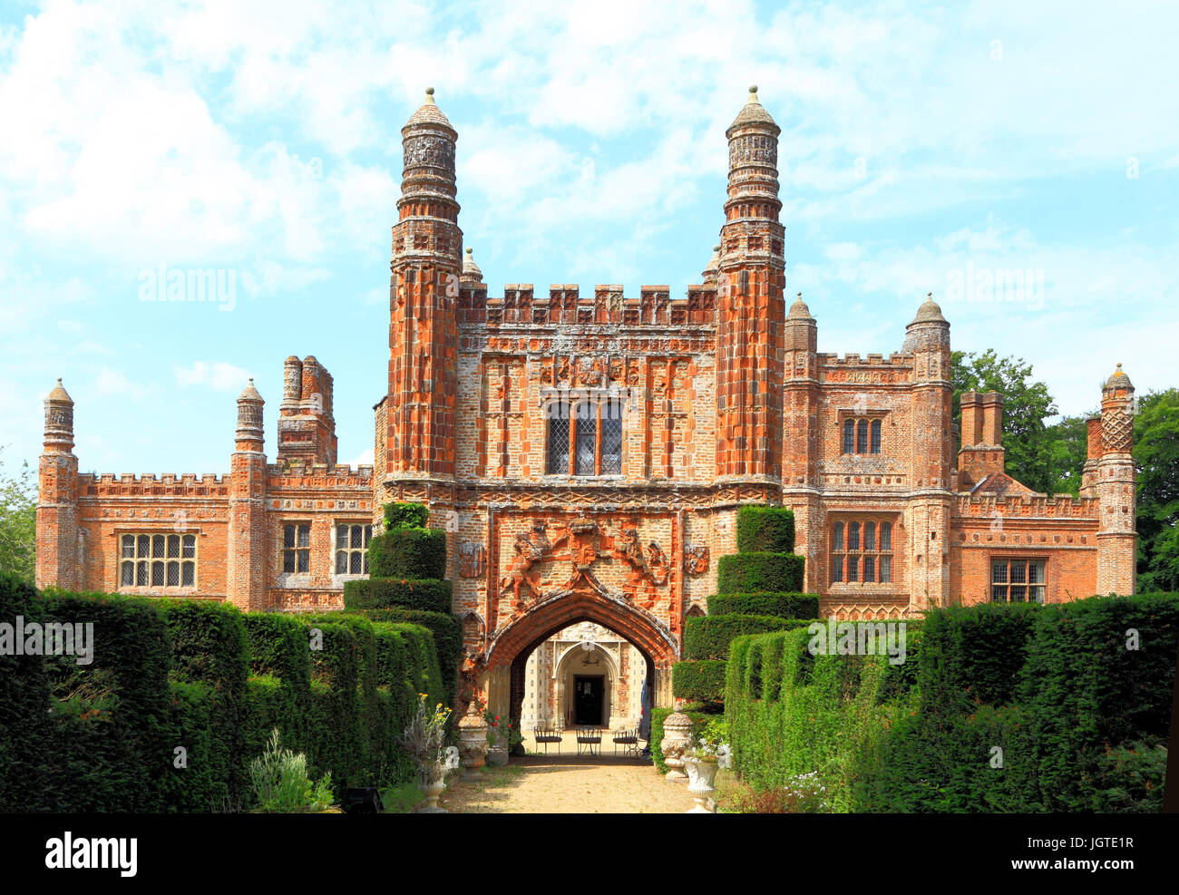 16th century house england hi-res stock photography and images - Alamy