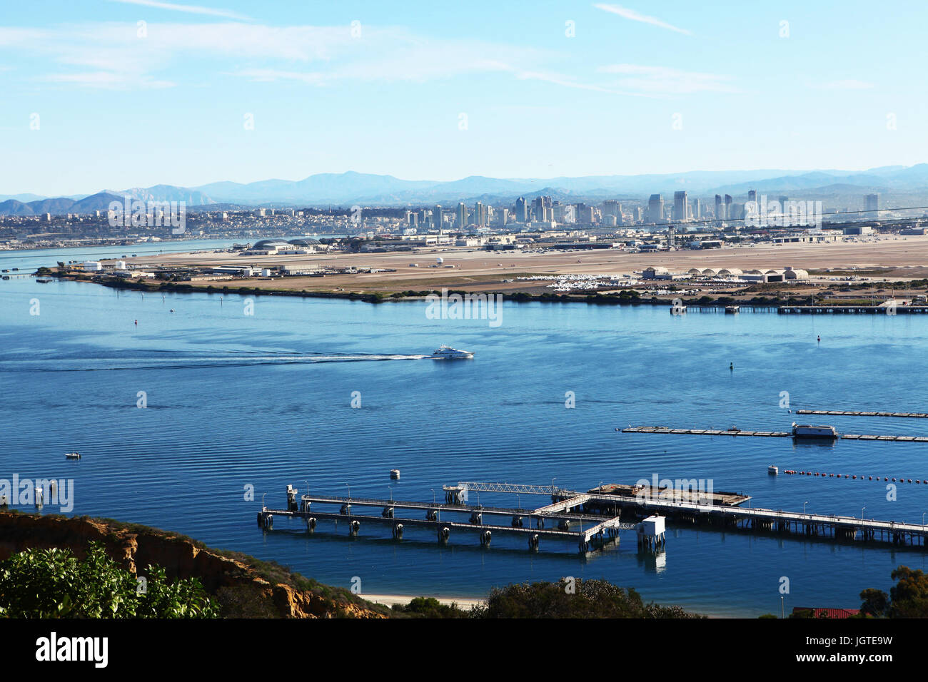 Harbor island in san diego bay hi-res stock photography and images - Alamy