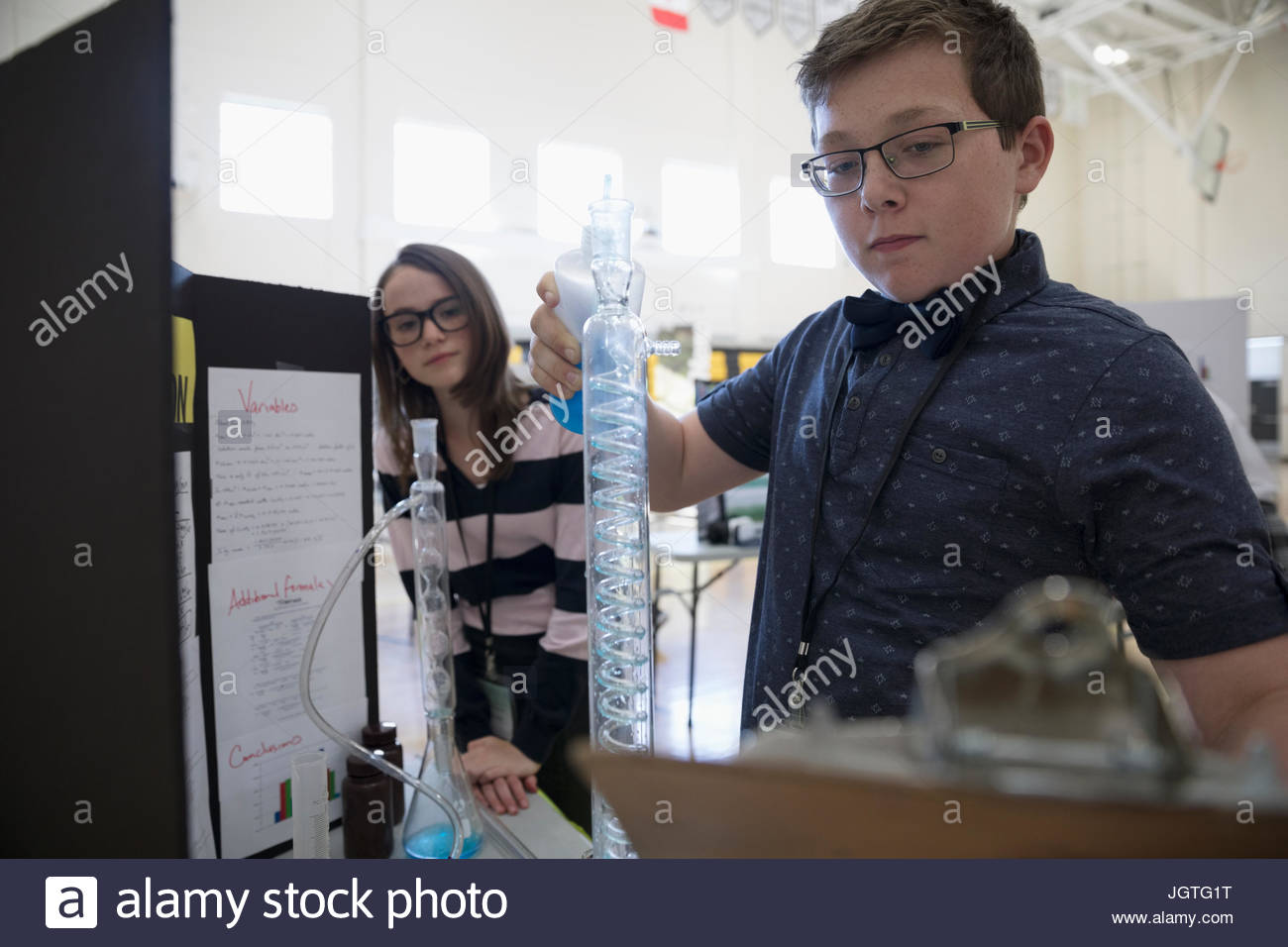 Scientific experiment hi-res stock photography and images - Alamy