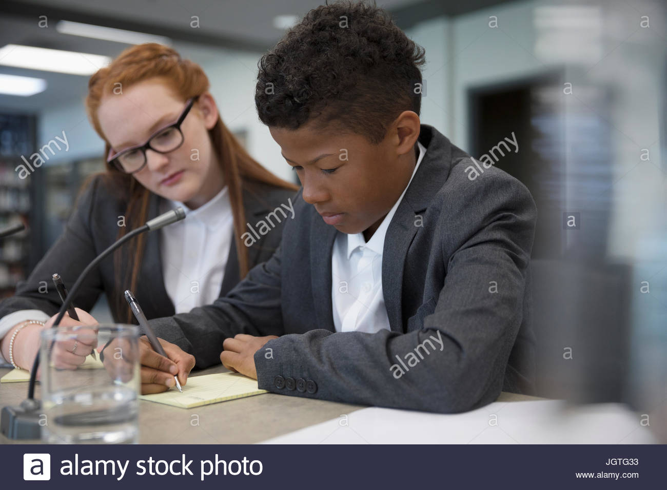 Tween girls notepad hi-res stock photography and images - Alamy